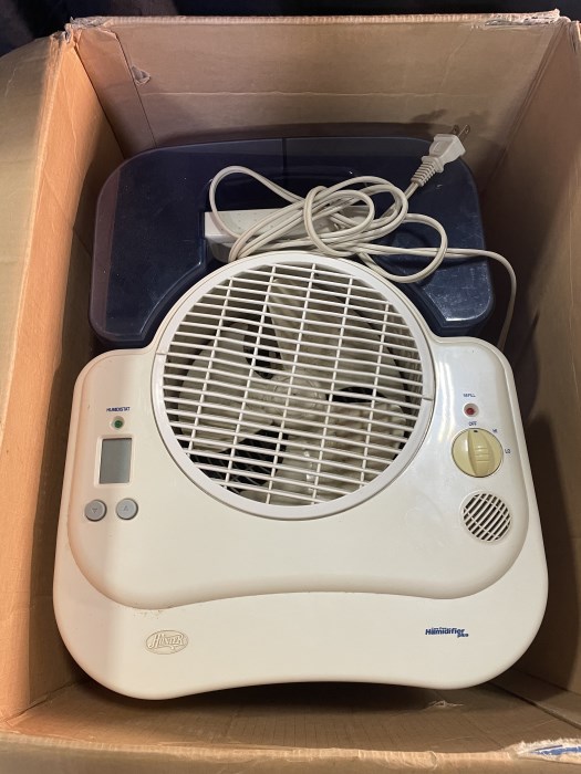 Hunter Model 34355 Care Evaporative Humidifier Plus for sale