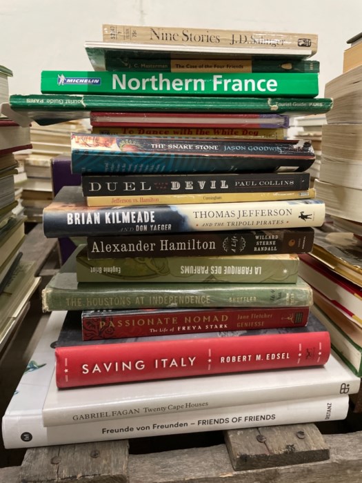 Lot of (1) Pallet of Assorted Books for sale