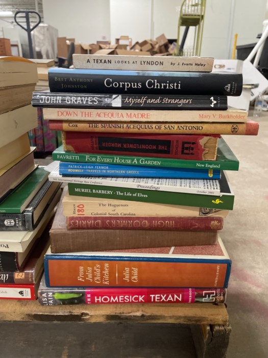 Lot of (1) Pallet of Assorted Books for sale