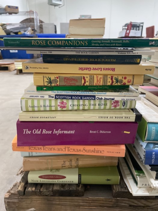 Lot of (1) Pallet of Assorted Books for sale