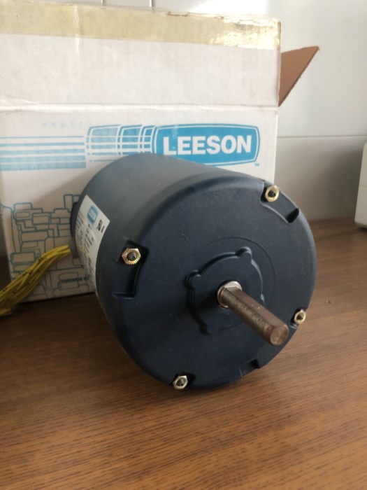 Lot of (2) Lesson Model C4T17DZ12B Motors (B1.3.14E) for sale