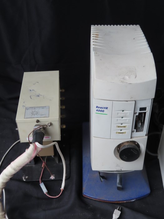 Lot of 2 Mettler Toledo ReactIR-4000 FTIR Analyzers w/ 3 Power Supplies ...