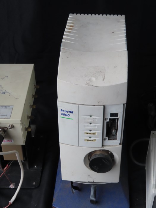 Lot of 2 Mettler Toledo ReactIR-4000 FTIR Analyzers w/ 3 Power Supplies ...