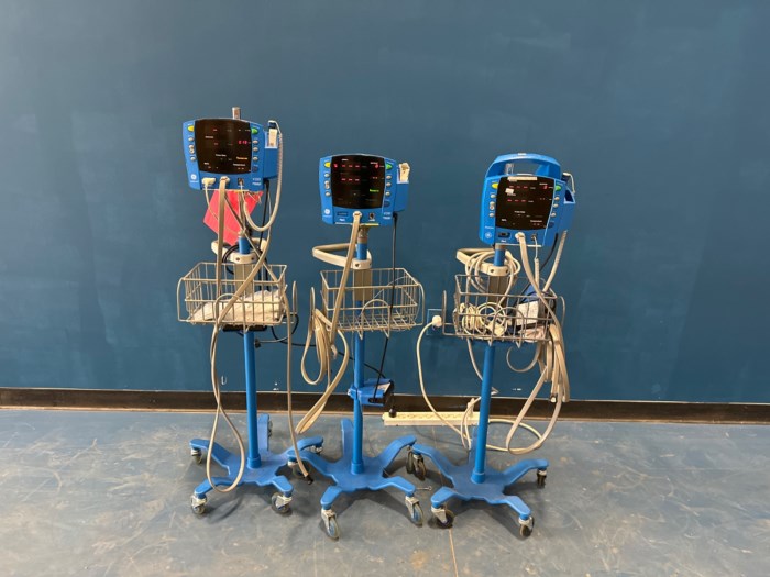 Lot of 3 DINAMAP CARESCAPE V100 Monitor for sale