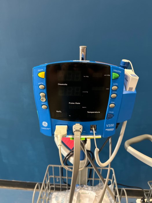 Lot of 3 DINAMAP CARESCAPE V100 Monitor for sale