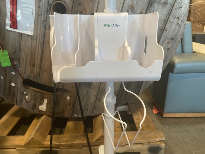 Lot of (5) Welch Allyn 7000-APM Rolling Carts for sale