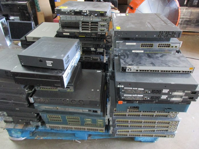 Lot of 71 various Cisco Switches for sale