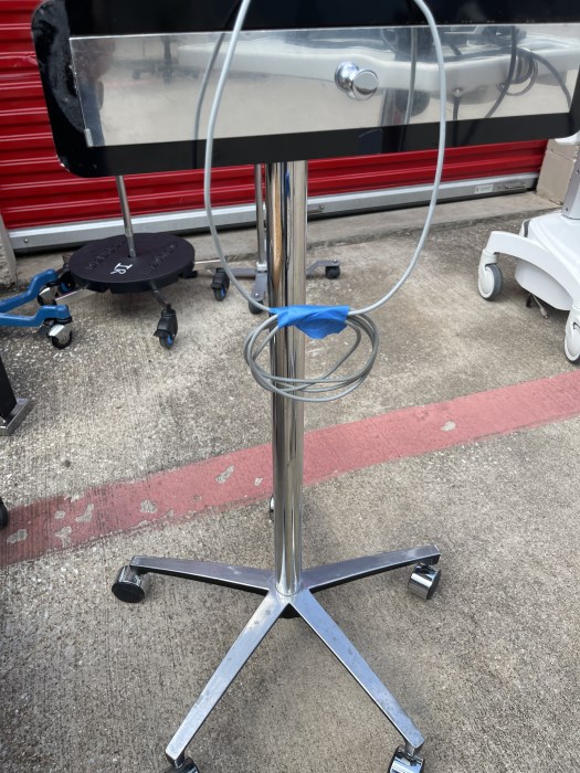 Lot of 8 Mobile Computer CART Workstations (ENOVATE -ERGOTRON ...