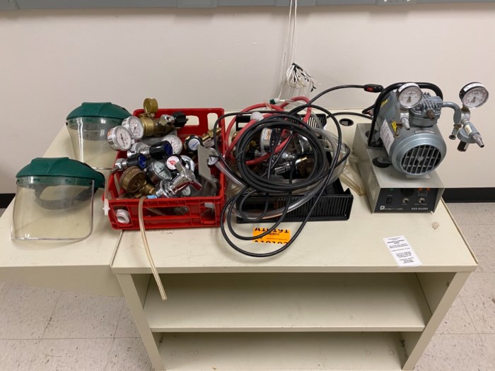 Lot of Miscellaneous Laboratory Equipment (B2-2.310) for sale