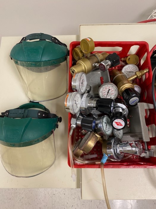 Lot of Miscellaneous Laboratory Equipment (B2-2.310) for sale