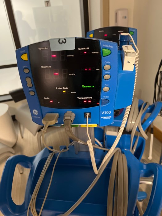 Lot of Welch Allyn Spot Vital Signs & Dinamap V100 - NC2.710 for sale