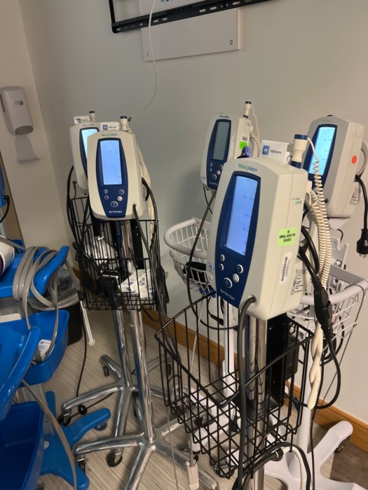 Lot of Welch Allyn Spot Vital Signs & Dinamap V100 - NC2.710 for sale