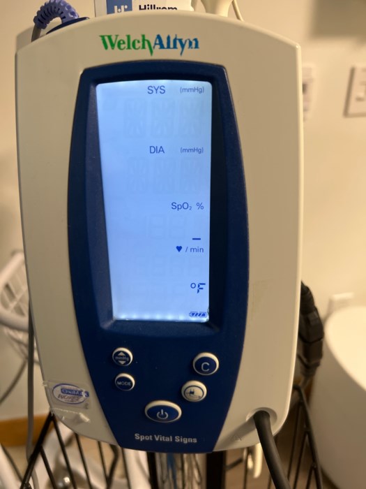 Lot of Welch Allyn Spot Vital Signs & Dinamap V100 - NC2.710 for sale