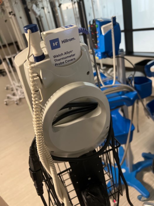 Lot of Welch Allyn Spot Vital Signs & Dinamap V100 - NC2.710 for sale