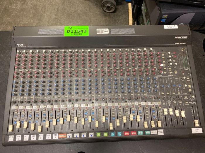 Mackie 4 bus Mixing Console 24x4x2 SR24-4 for sale