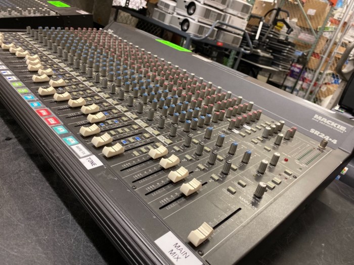 Mackie 4 bus Mixing Console 24x4x2 SR24-4 for sale