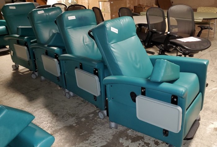 MEDWHEELS Dialysis Recliner Chairs (4) for sale