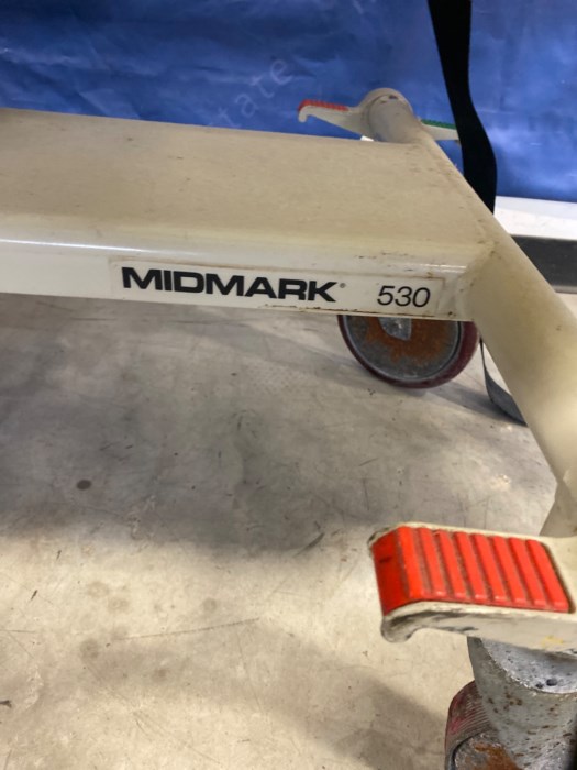 MIDMARK 530 Hospital Bed for sale