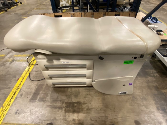 MidMark 604-001 Exam Bed for sale