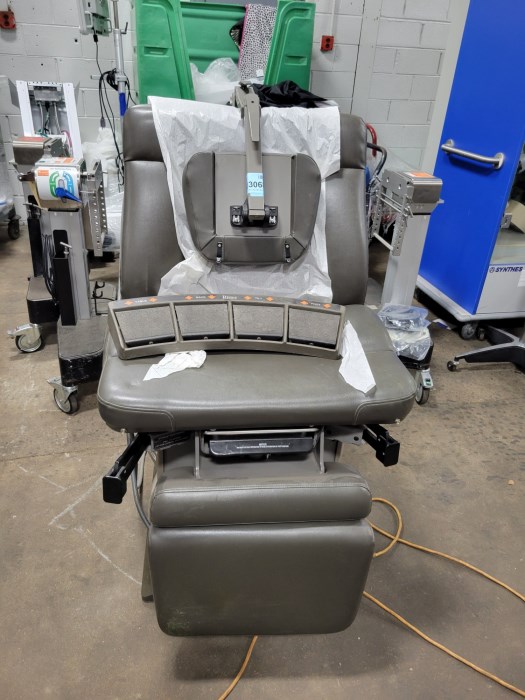 Midmark 75E 119-014 Powered Exam Table for sale