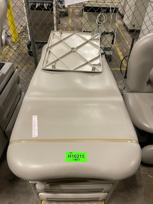 Midmark Exam Chair Model 604-001 for sale