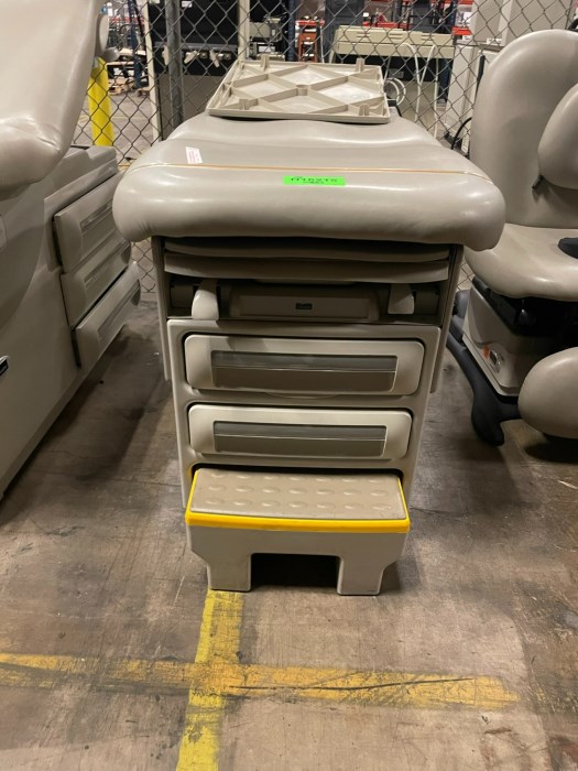 Midmark Exam Chair Model 604-001 for sale