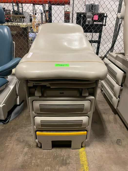 Midmark Exam Chair Model 604-001 for sale
