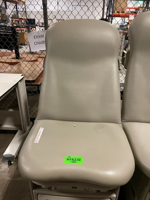 Midmark Exam Chair Model 604-002 for sale