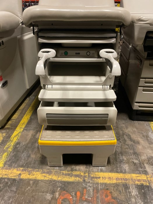 Midmark Exam Chair Model 604-003 for sale