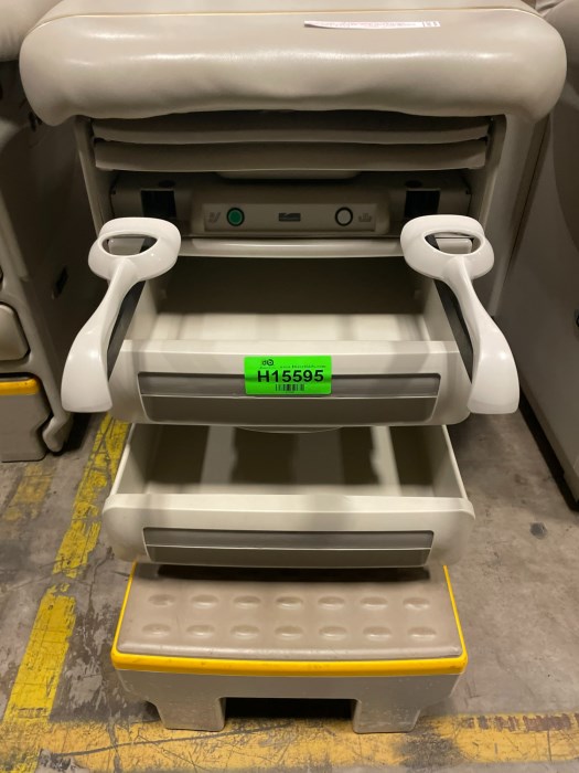 Midmark Exam Chair Model 604-003 for sale