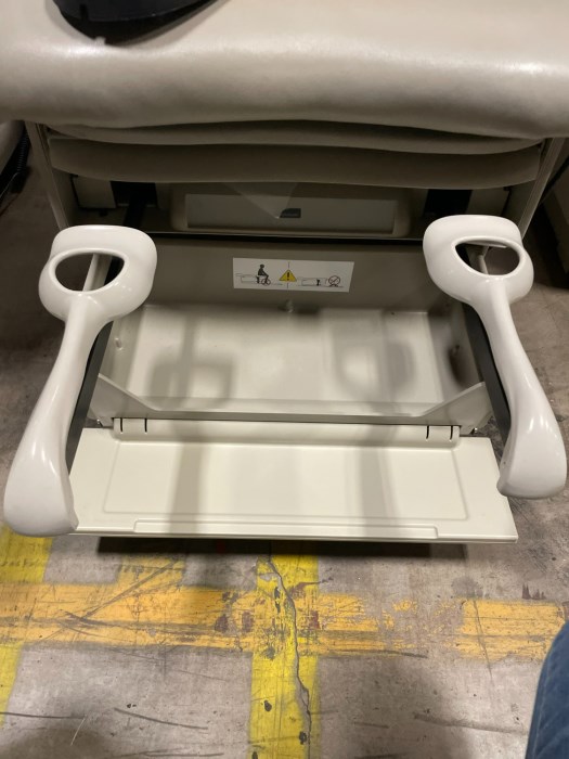 Midmark Exam Chair Model 622-007 for sale