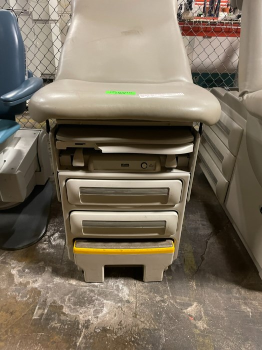 Midmark Exam Table Model 604-002 for sale