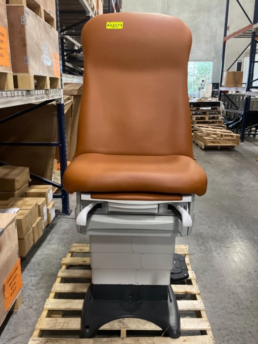 Midmark Model 626-001 Exam Bed - Operational At Time of Auction for sale