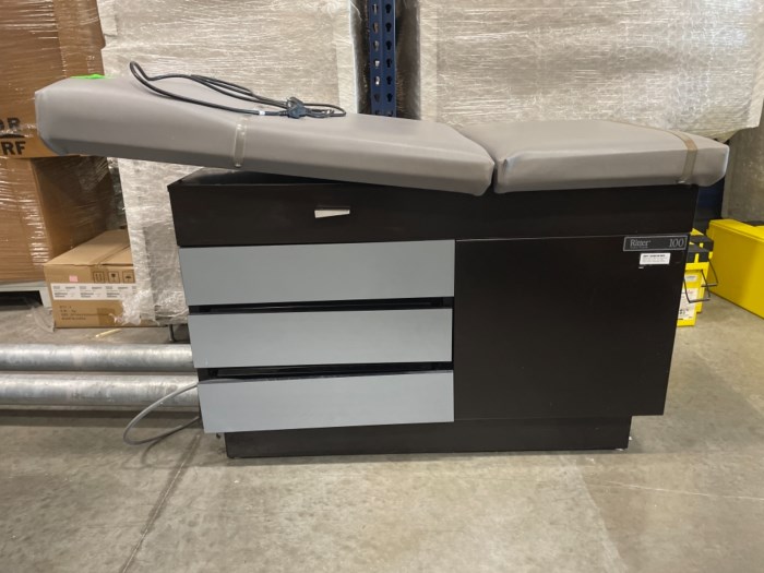Midmark Ritter 100 Exam Bed for sale