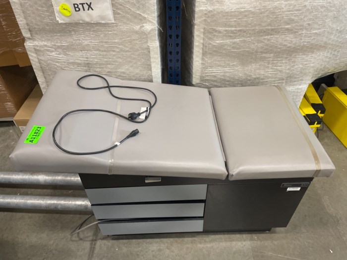 Midmark Ritter 100 Exam Bed for sale