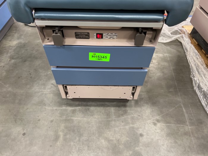 MidMark Ritter 104 Exam Table Model-100-038 for sale