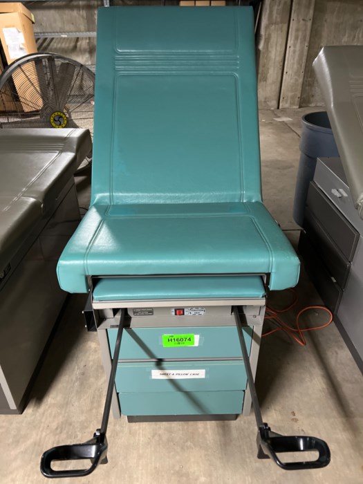 MidMark Ritter 104 Exam Table for sale
