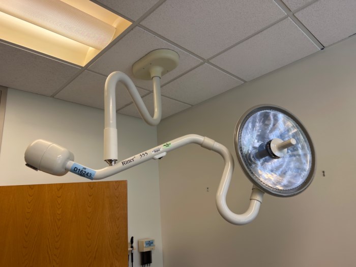 Midmark Ritter 355 Surgical Light - NC2.214 for sale