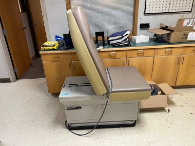 Midmark Ritter 405-008 Exam Table for sale
