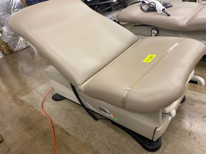 Midmark Ritter 625 medical exam table for sale