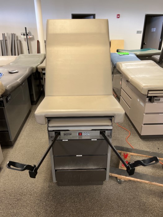 MidMark Ritter exam bed model #104 for sale