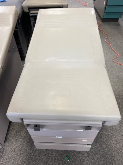 MidMark Ritter exam bed model #104 for sale