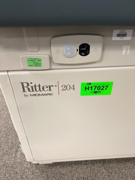 MidMark Ritter Exam Bed Model #204 for sale