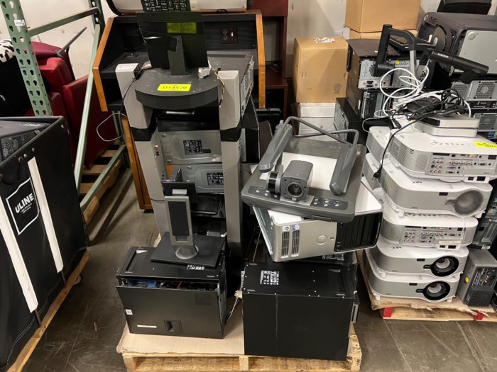 Miscellaneous Electronics Pallet for sale