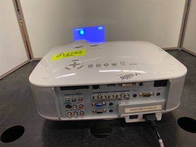 nec-np1000-projector-2zf1xroy-2090868-st.jpg