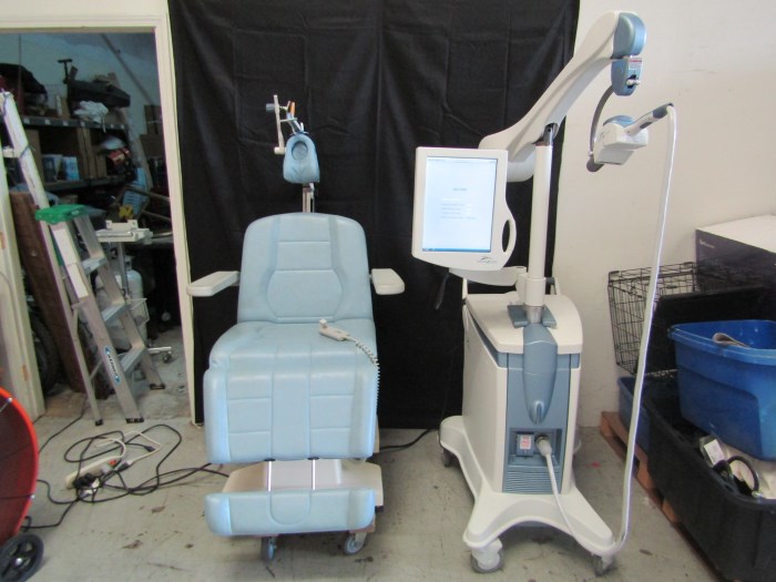 Neuronetics NeuroStar 81-00900-000 TMS Therapy System Machine w/ Chair ...
