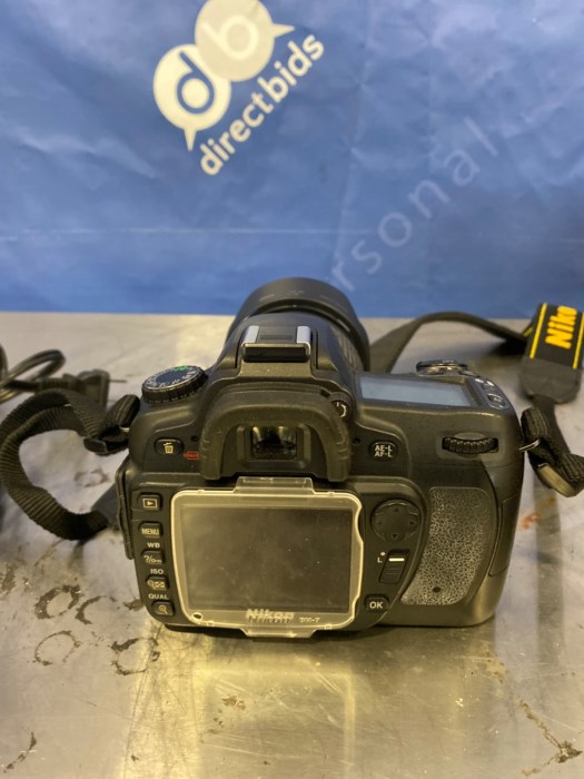 Nikon D80 w/ AF-S DX Nikkor 18-135mm G 10.2 MP DSLR Zoom Lens Kit for sale