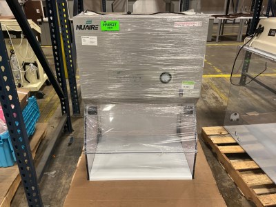 Nuaire Model: NU-126-300 Vertical Airflow Workstation for sale