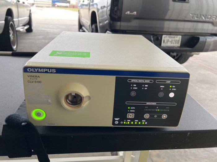 OLYMPUS VISERA ELITE CLV-S190 Light Source for sale