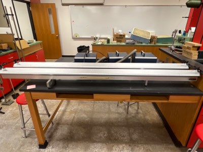 Pasco Scientific SF-9216 Air Supply w/ Pasco Scientific Air Tracks (Lot ...